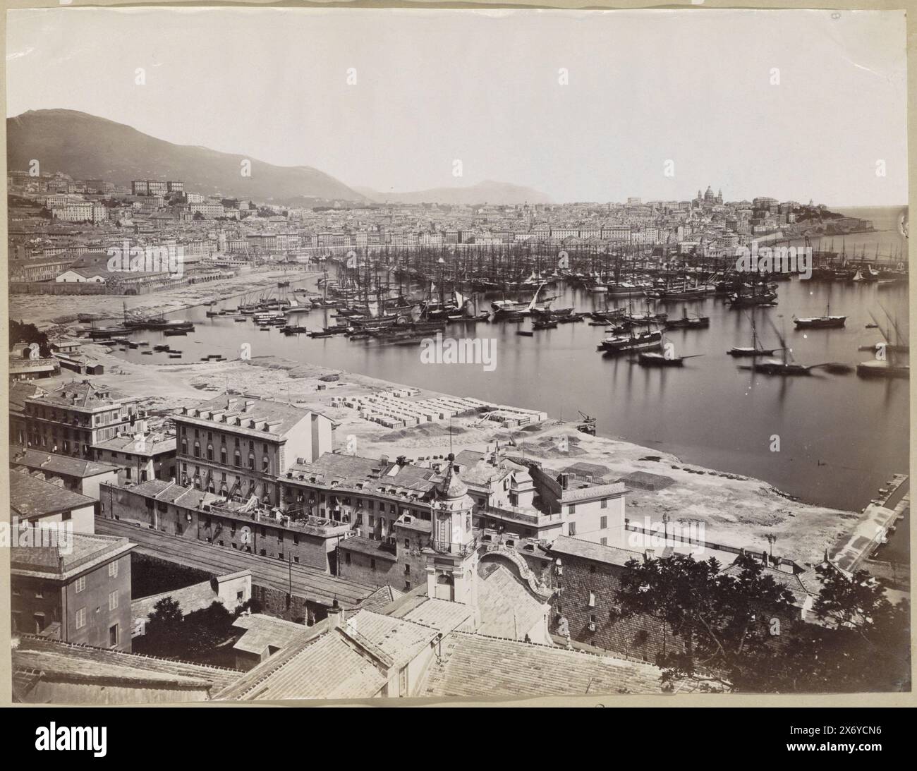 Puerto de genova hi-res stock photography and images - Alamy
