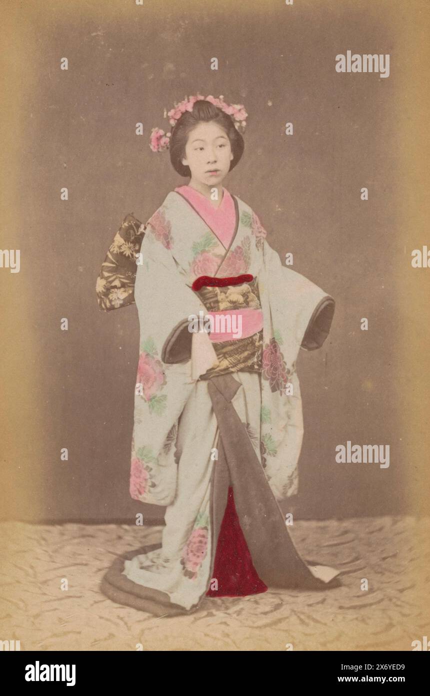 Unknown japanese girl hi-res stock photography and images - Alamy