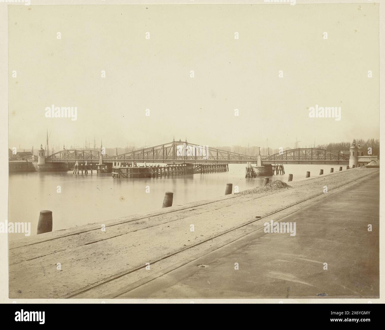 Koninginnebrug over the Spoorweghaven in Rotterdam, photograph, anonymous, Rotterdam, 1870 ...