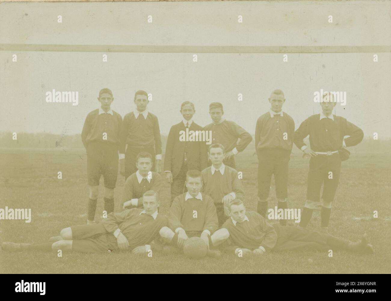 Anonymous football players hi-res stock photography and images - Alamy