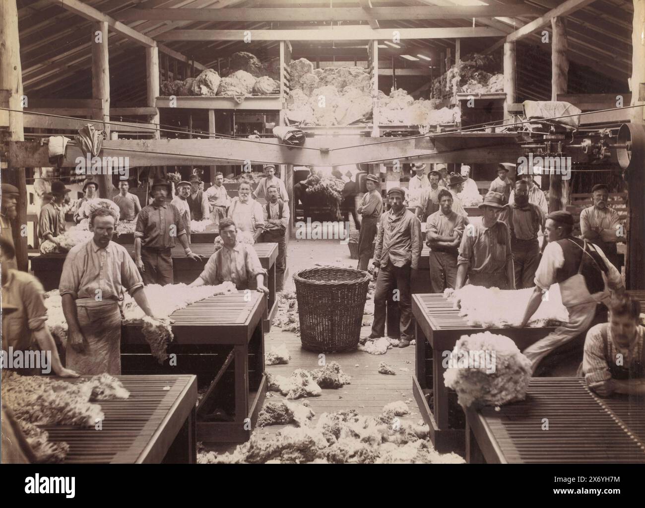 1890 factory workers hi-res stock photography and images - Alamy