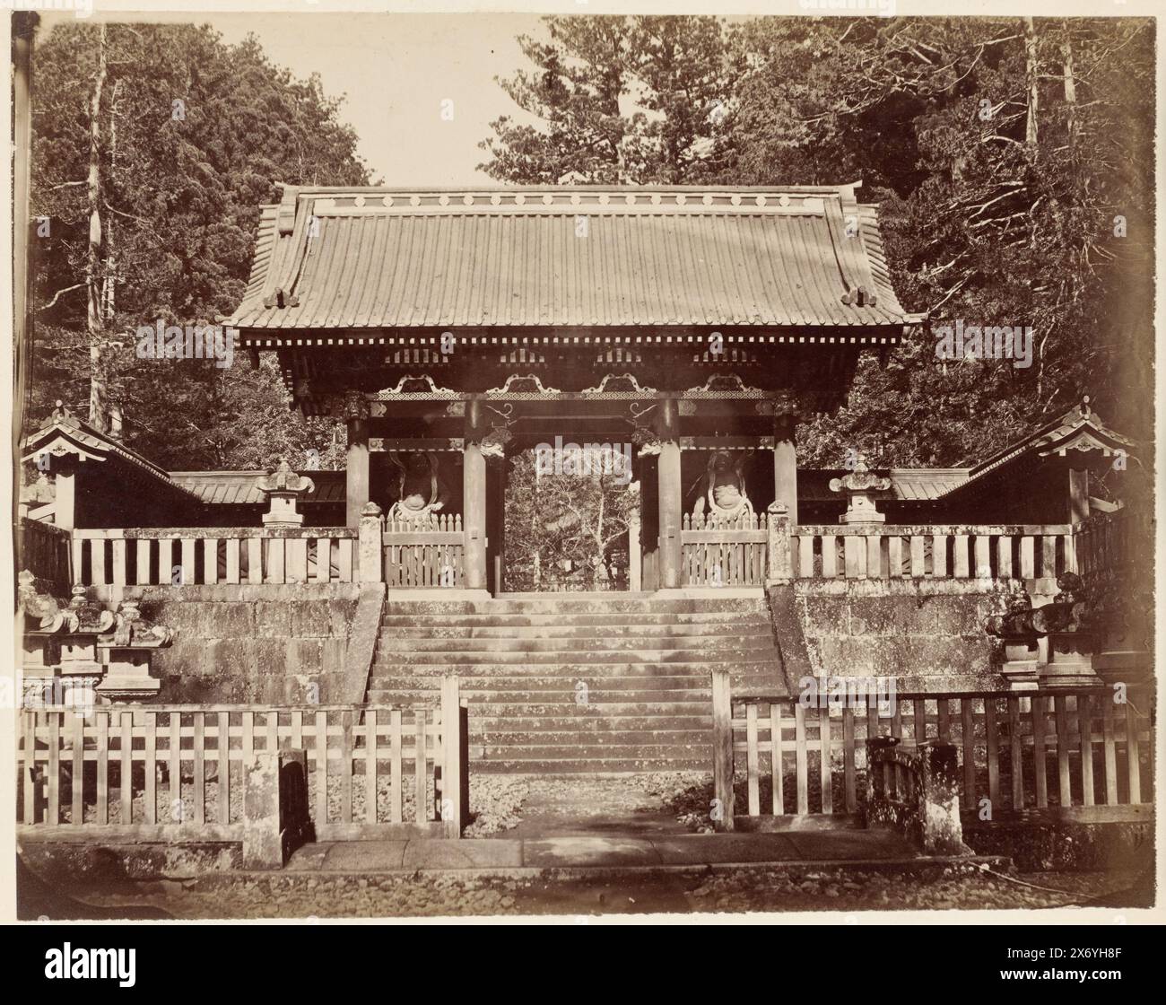 Tempelanlagen vor nikko hi-res stock photography and images - Alamy