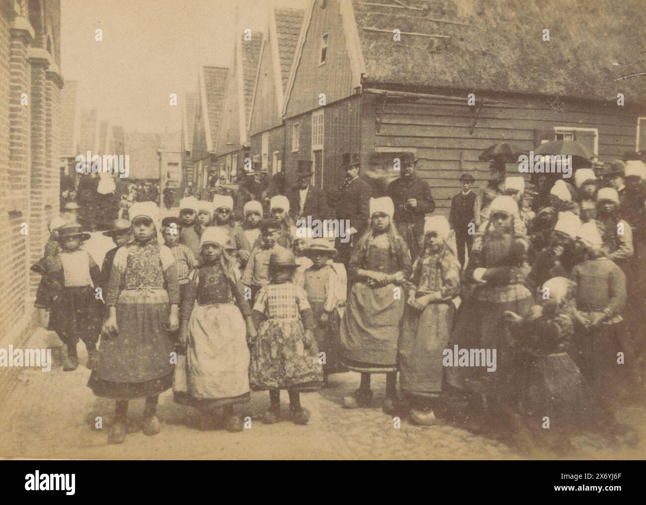 Costumes 1850 1900 hi-res stock photography and images - Alamy