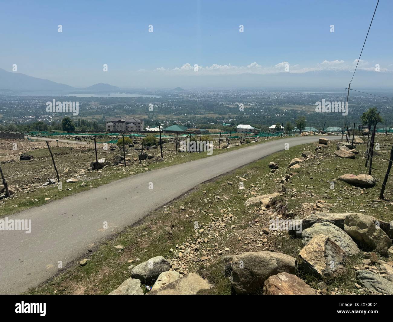 Srinagar, Jammu And Kashmir, India. 16th May, 2024. Kashmir valley is ...