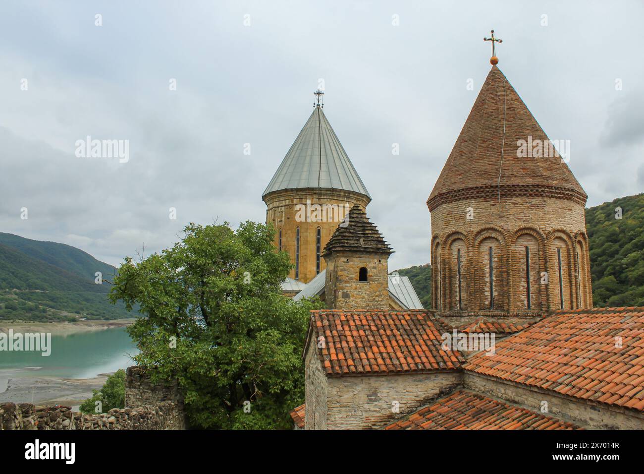 Picturesque view to Ananuri Fortress Complex with turquoise waters of ...