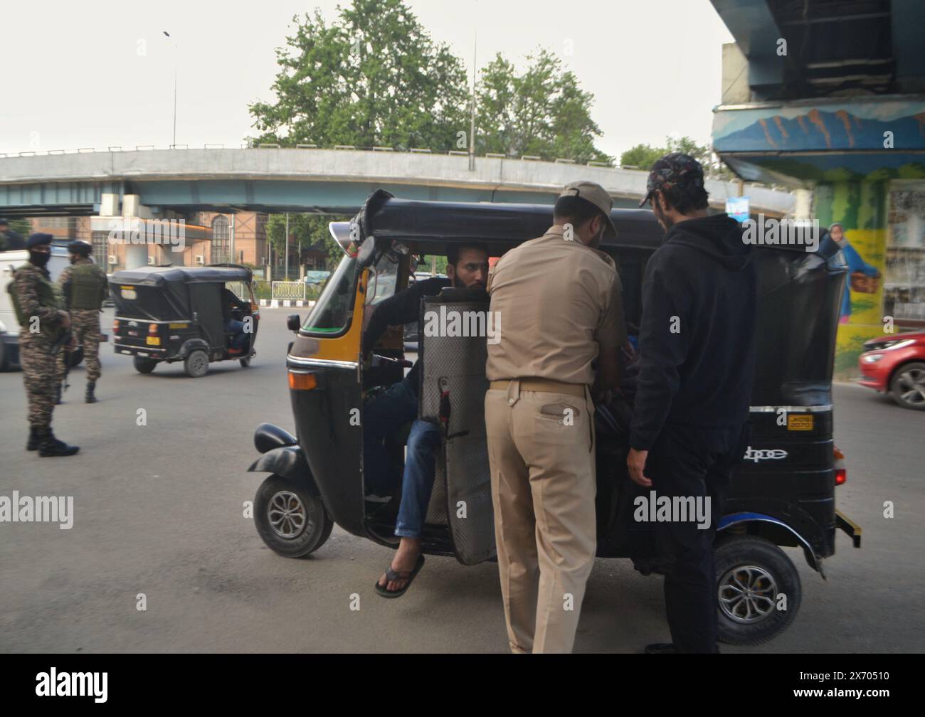 Frisking machine hi-res stock photography and images - Alamy