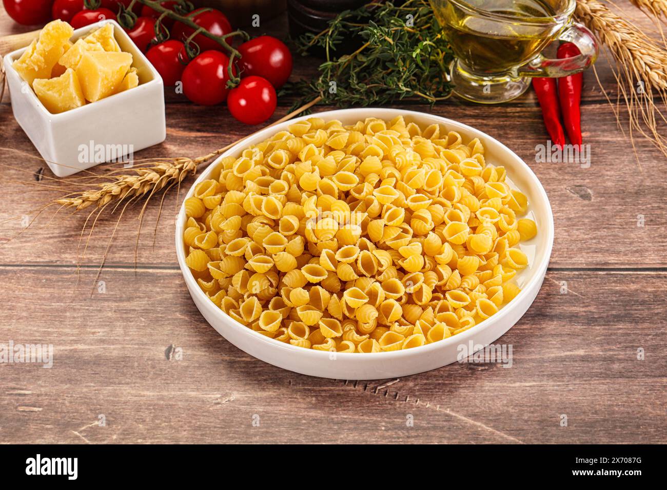 Italian cuisine - dry conchiglie shell pasta Stock Photo - Alamy