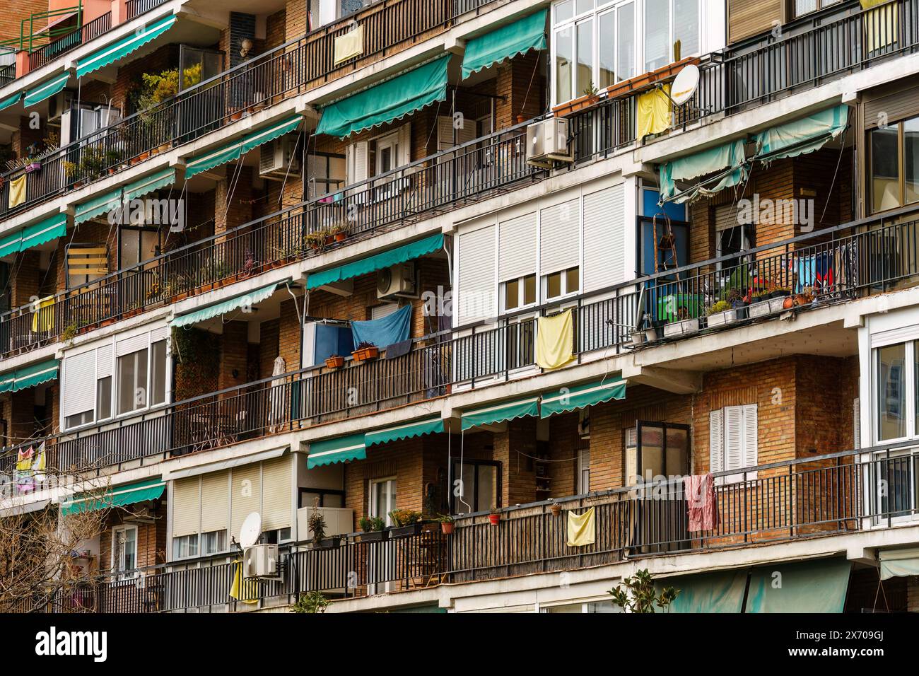 Multiple balcony levels hi-res stock photography and images - Alamy