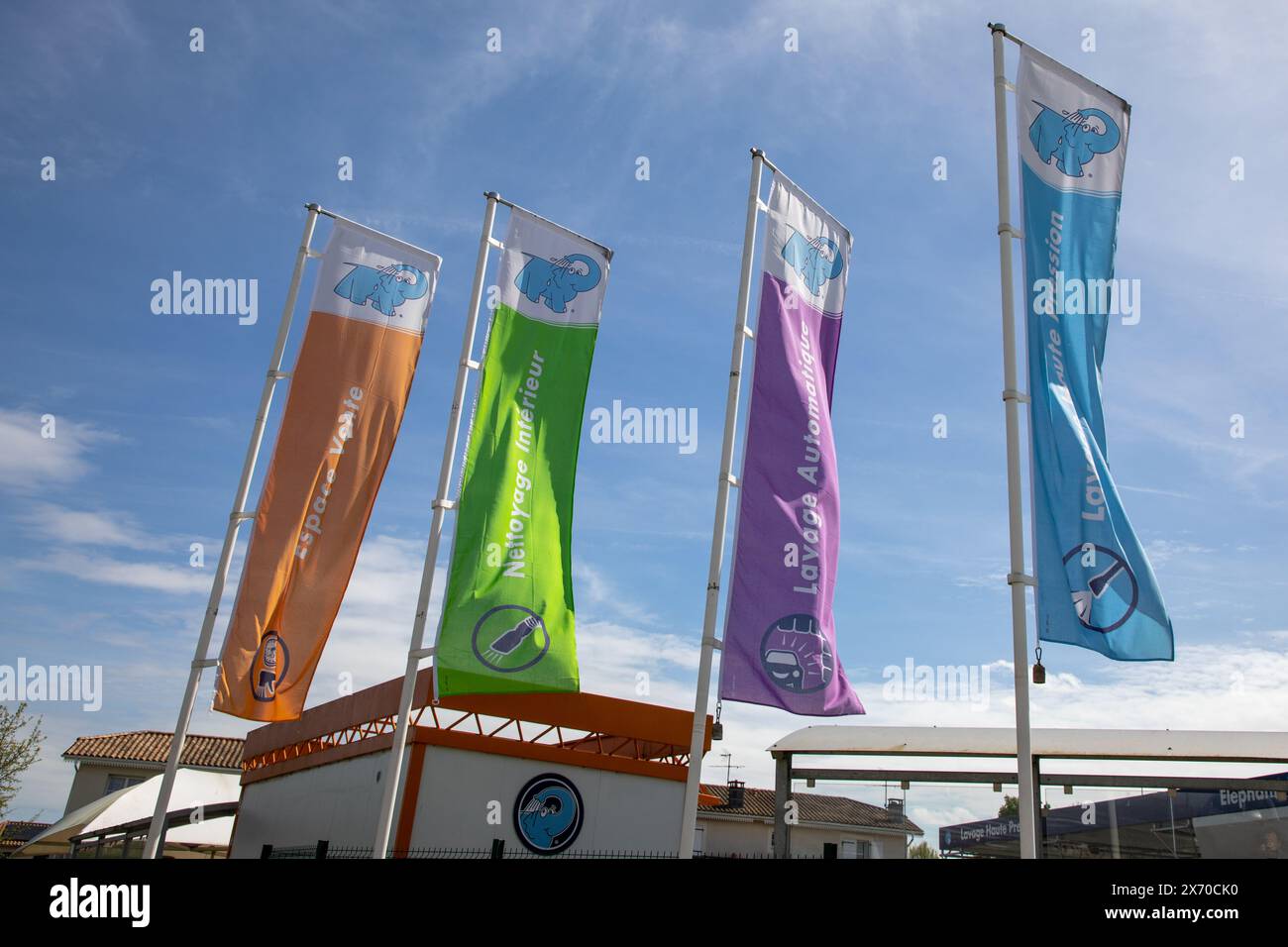 Bordeaux , France - 05 15 2024 : Elephant Bleu logo brand Car Wash and ...