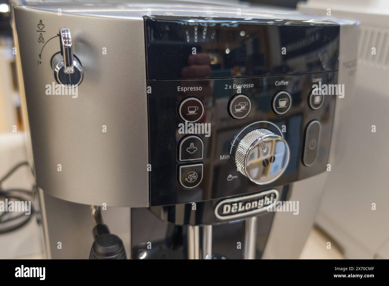 Bordeaux , France - 05 15 2024 : Delonghi logo brand and text sign ...