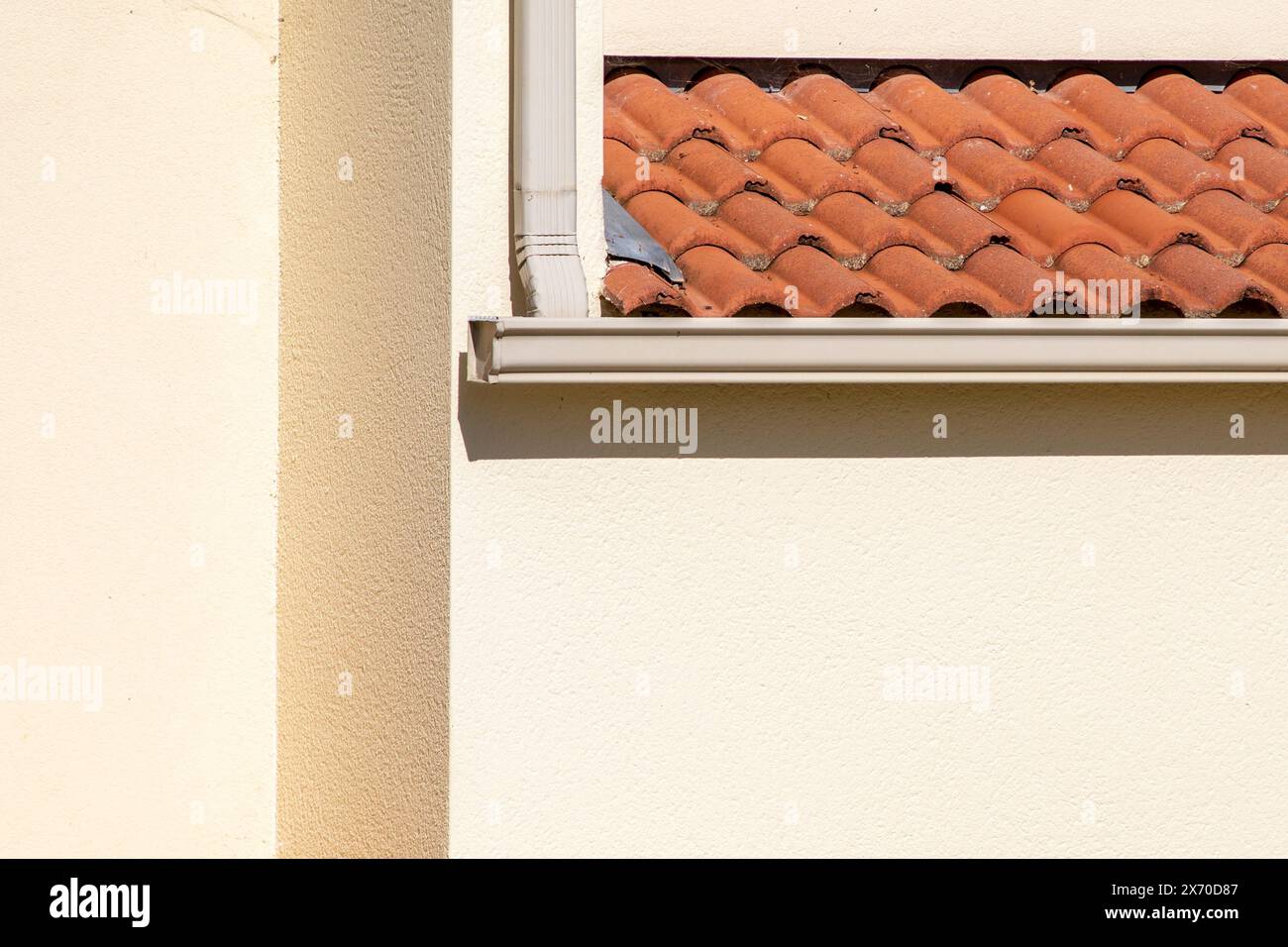Front door drainage gutter pipe hi-res stock photography and images - Alamy