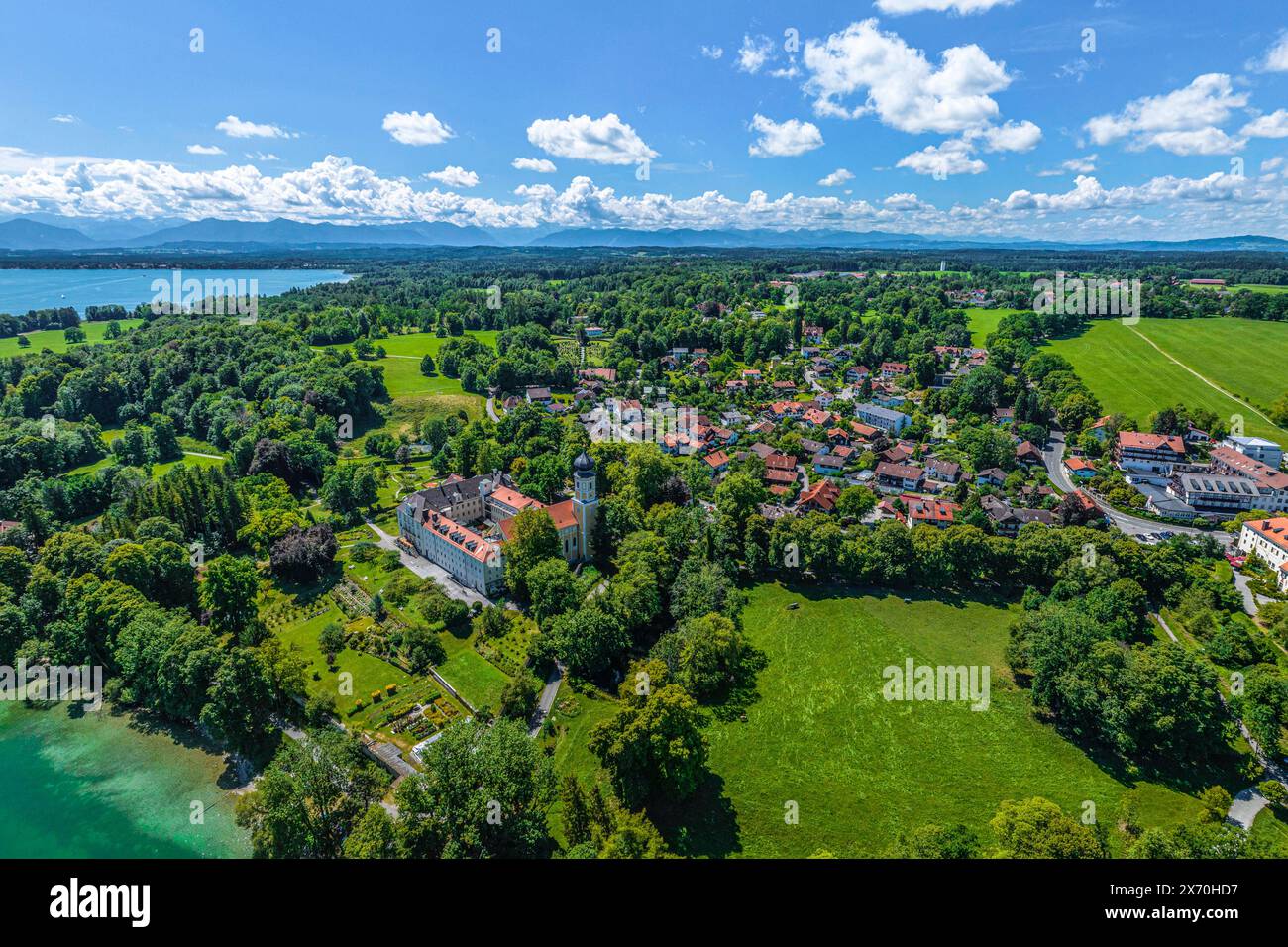 Die Gemeinde Bernried am Starnberger See im Luftbild Ausblick auf ...