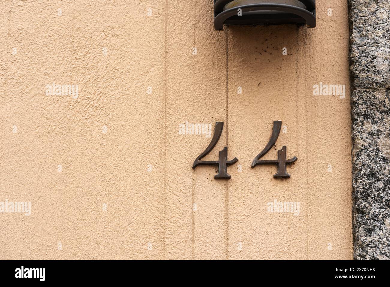 House number 44 sign hi-res stock photography and images - Alamy