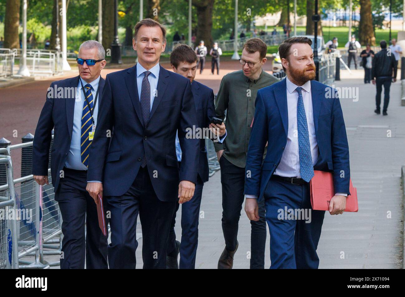 London, UK. 17th May, 2024. Chancellor, Jeremy Hunt, arrives to give a ...