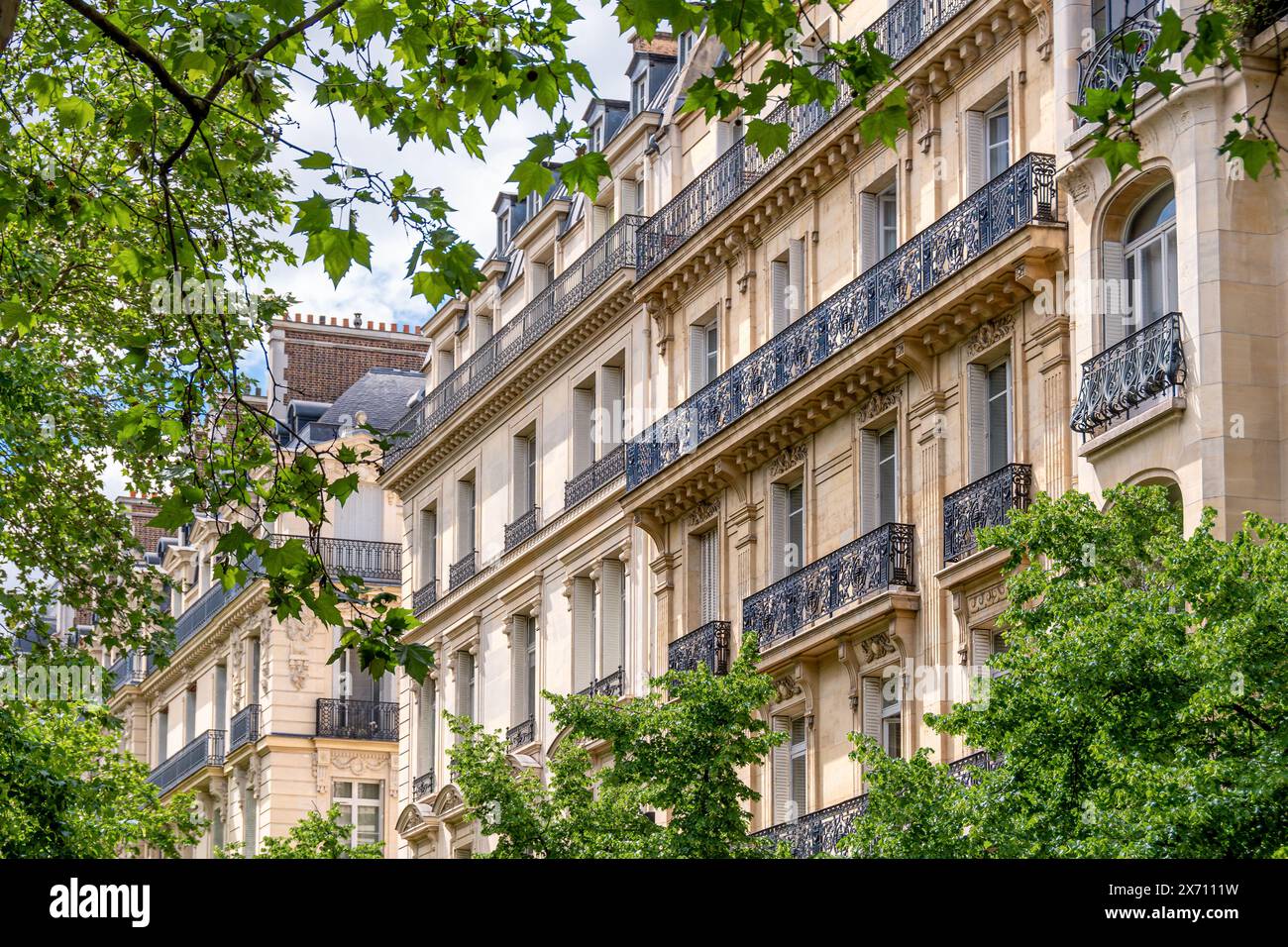 Haussmannian hi-res stock photography and images - Alamy