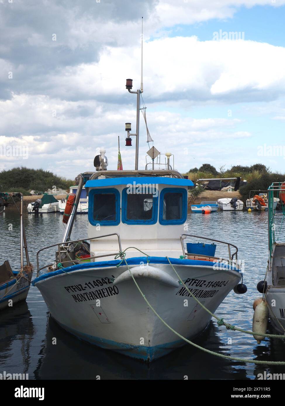 Small fishing boat Montanheiro in the harbour, Fuseta (Fuzeta), the ...