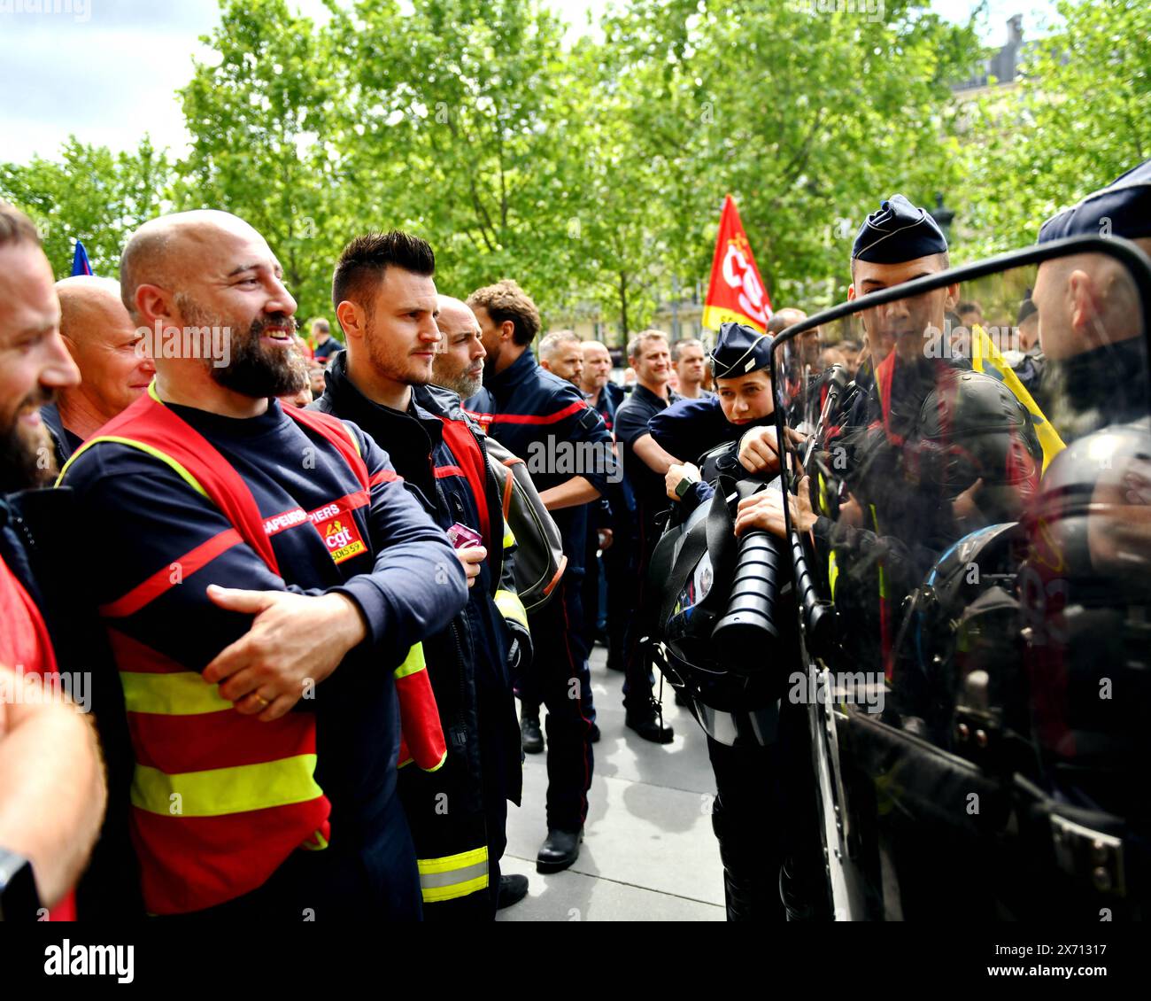 Paris, France. 16th May, 2024. Demonstration by striking firefighters ...