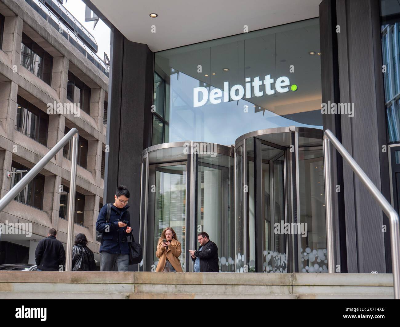 Deloitte offices in Central London, Deloitte are one of the big four ...