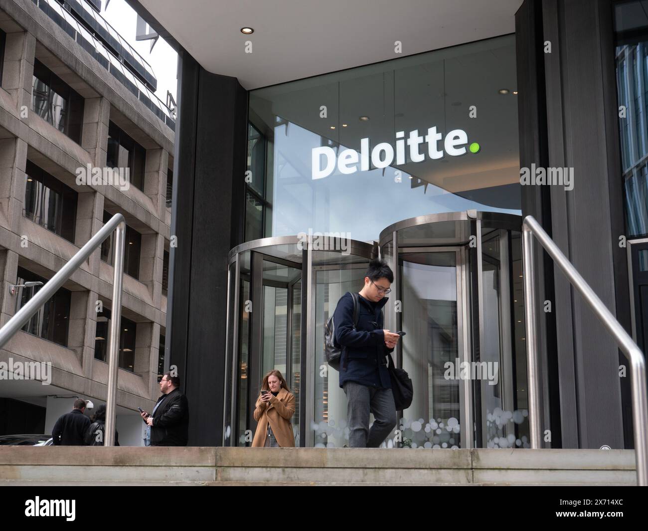 Deloitte offices in Central London, Deloitte are one of the big four ...