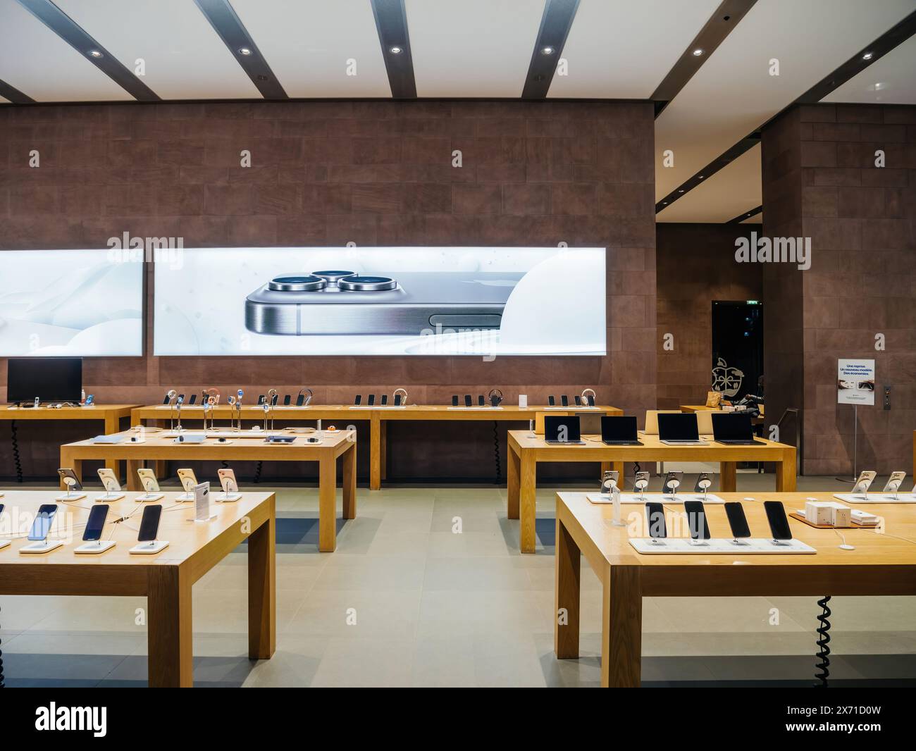 Organized store layout hi-res stock photography and images - Alamy