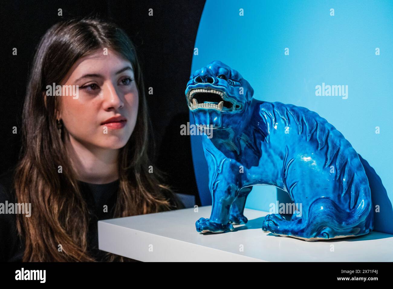 London, UK. 17th May, 2024. A model of a Luduan, Qing Dynasty, est £ ...