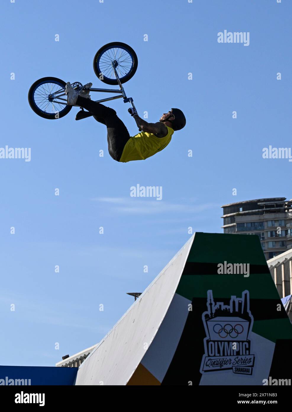 Shanghai. 17th May, 2024. Logan Martin of Australia competes during the ...