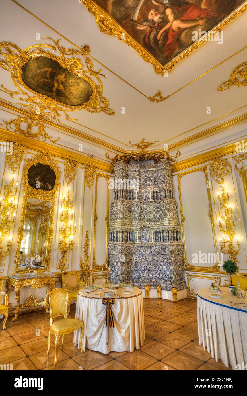 The Cavalier's Dining Room with Tile Furnace, Catherine's Palace ...