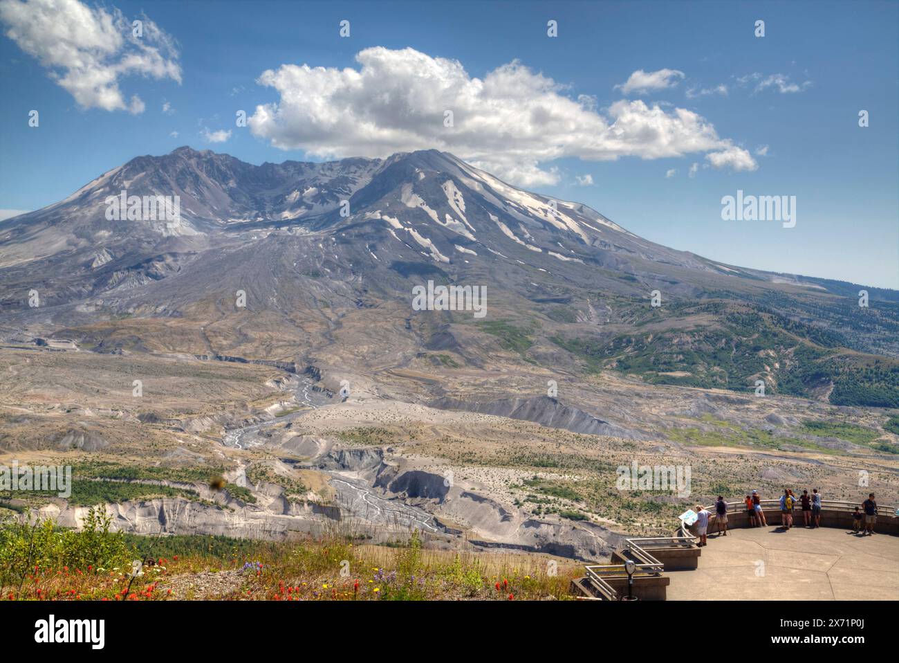 Tourists Viewing Mt St Helens, Mt St Helens National Volcanic Monument ...