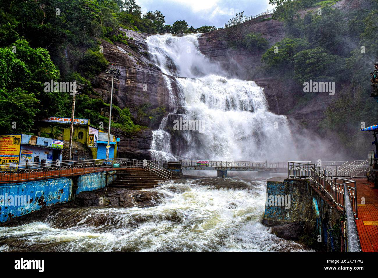 Kutralam Falls, in Tamil Nadu, India Stock Photo - Alamy