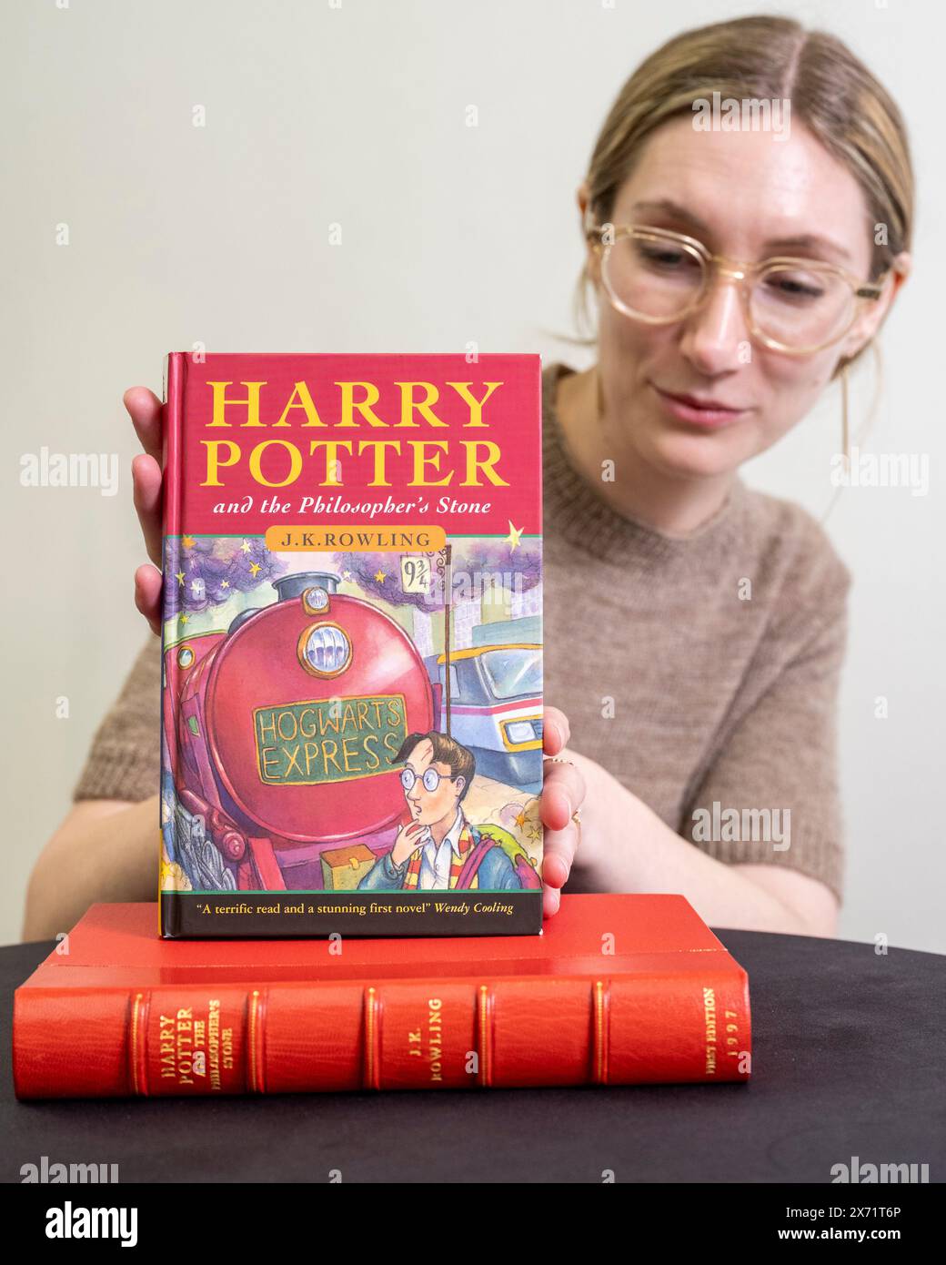 Harry potter first edition hi-res stock photography and images - Alamy