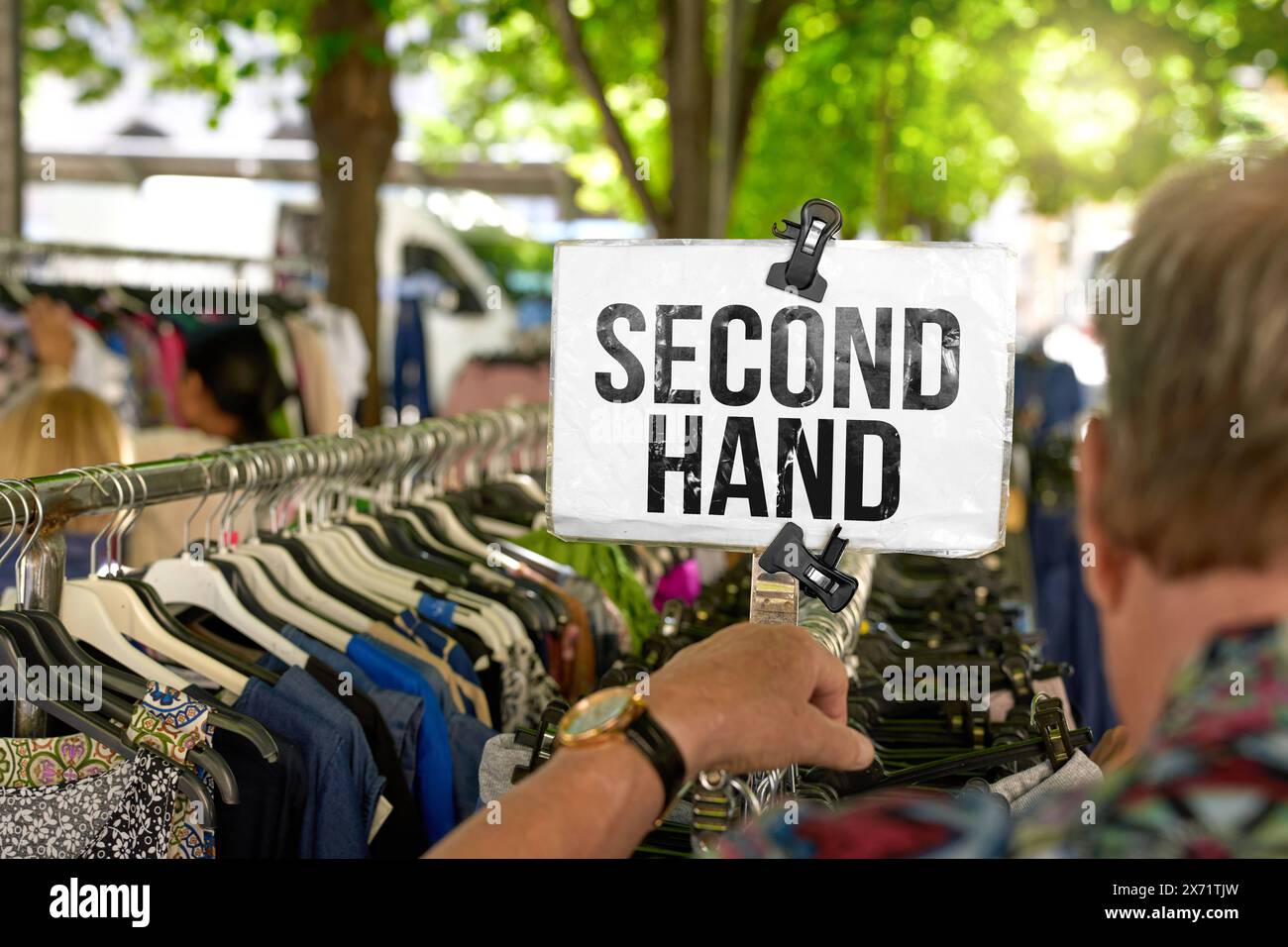 Secondhand klamotten hi-res stock photography and images - Alamy