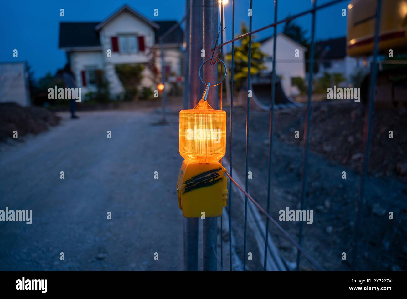 Warning lamp road construction hi-res stock photography and images - Alamy