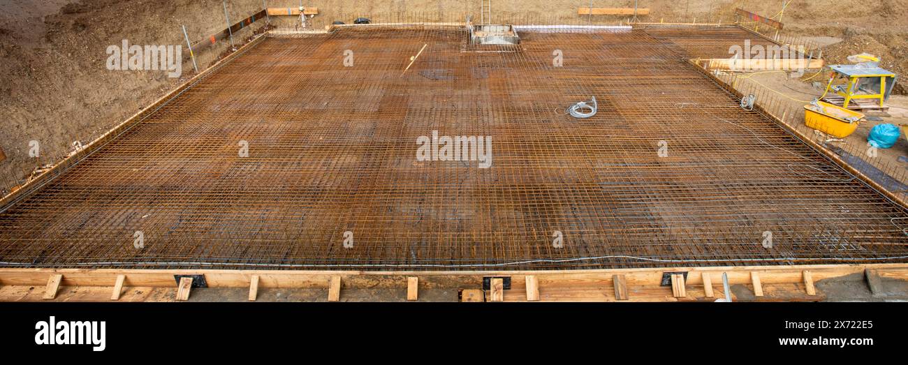 Baustahlmatten im Fundament Im Fundament eines neuen Hauses werden ...