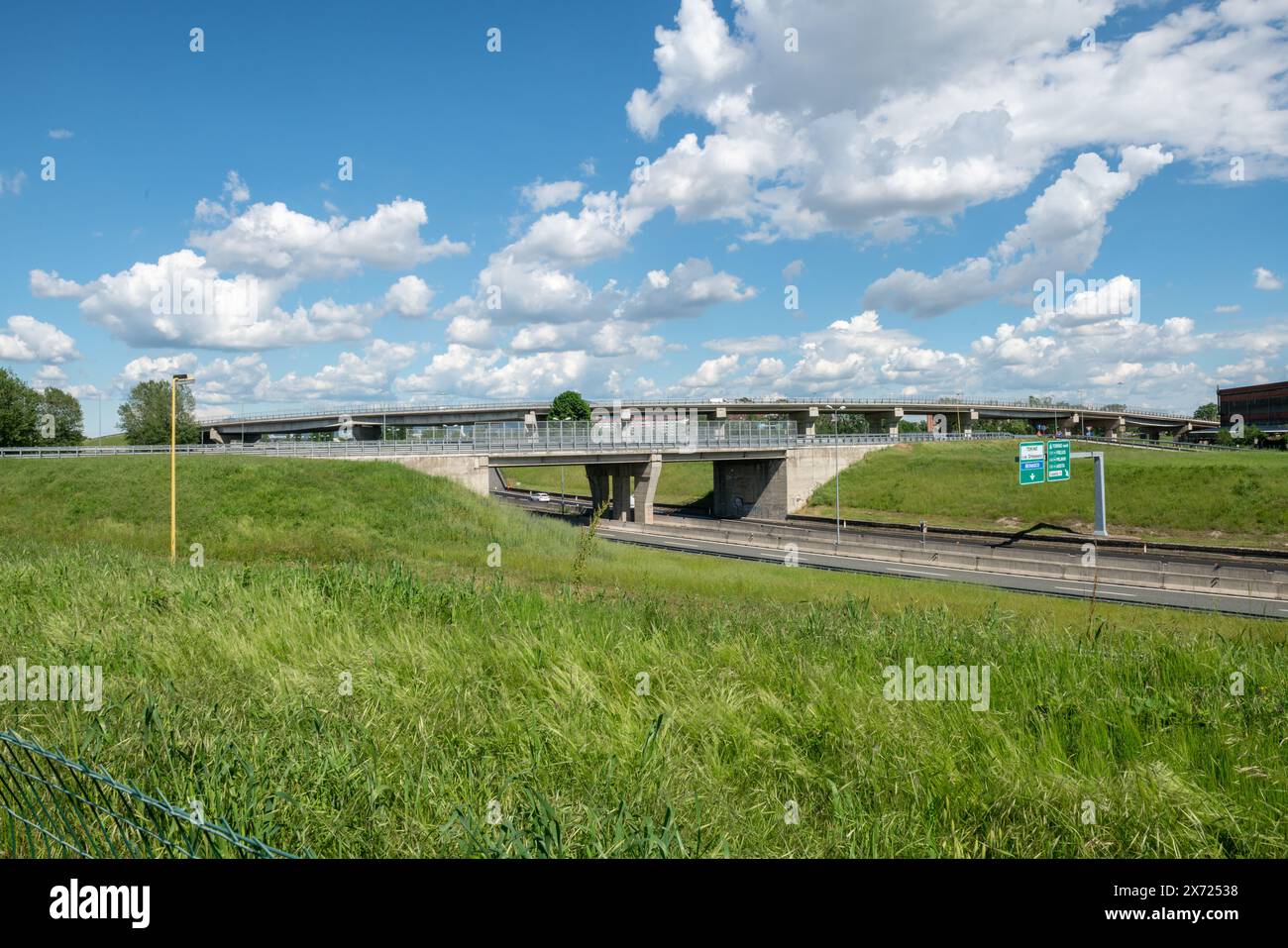 Highway expressway flyover bridge overpass hi-res stock photography and ...