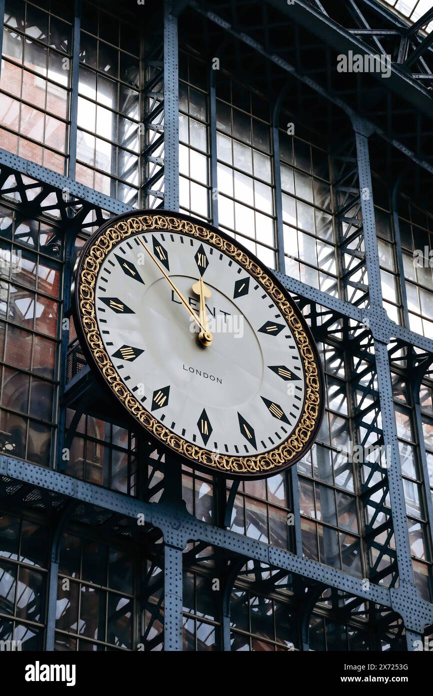 London, United Kingdom - September 25, 2023: Large clock at St Pancras ...