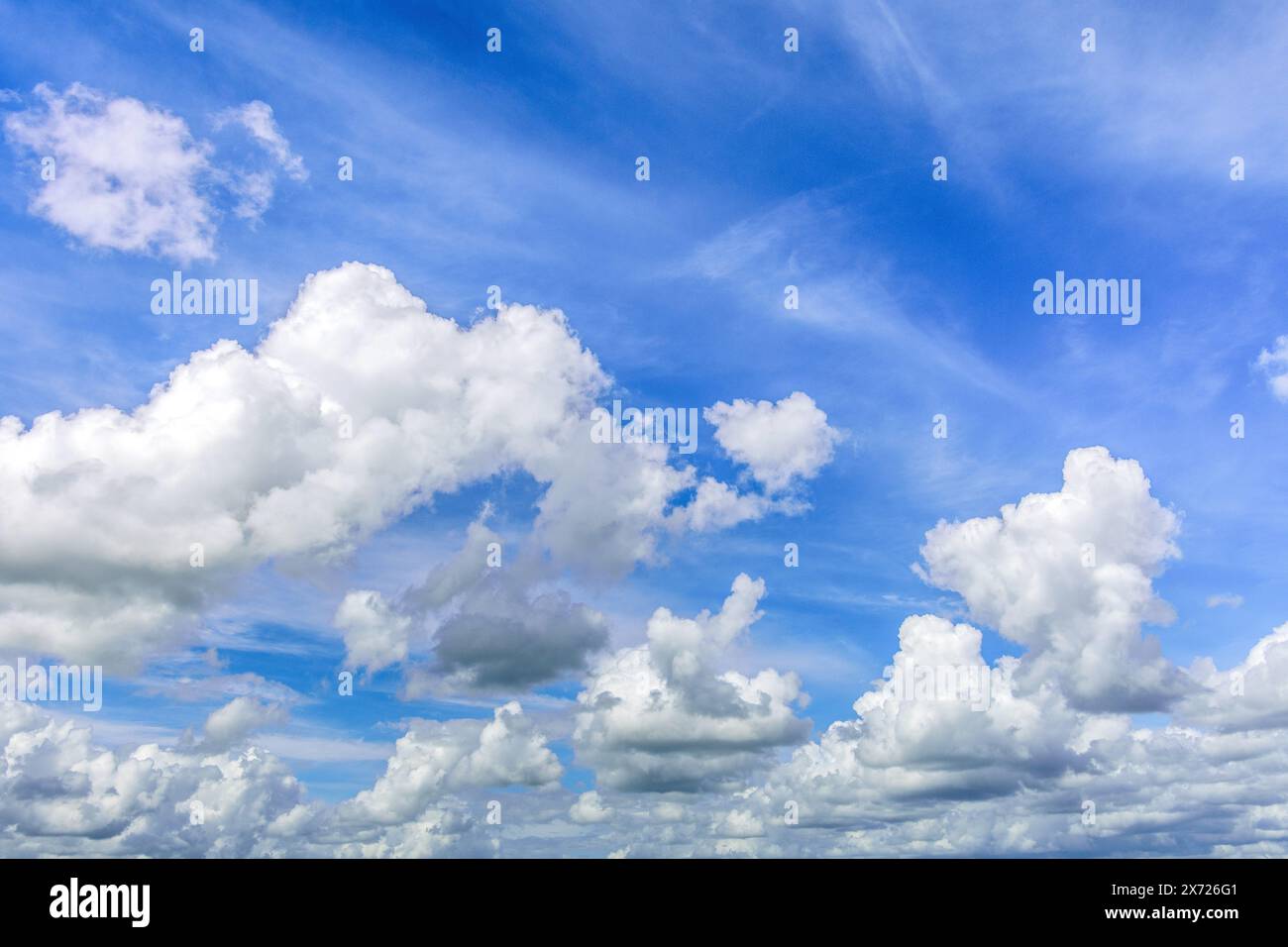 Cumulus clouds cloudy sky hi-res stock photography and images - Alamy