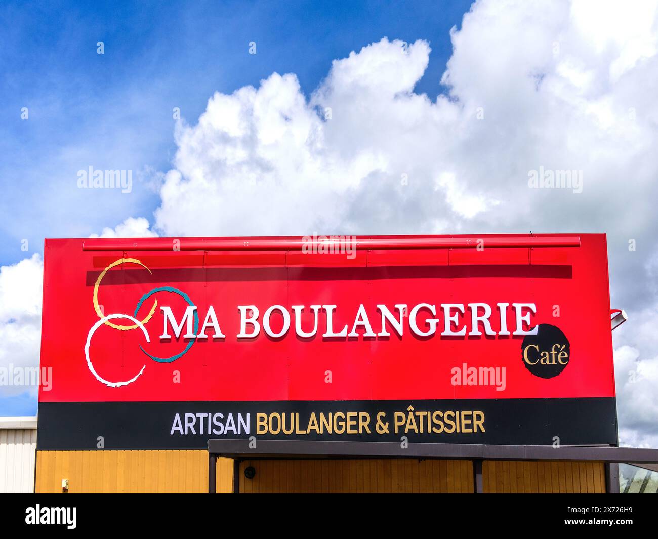 Renewed modern fascia decoration of "Ma Boulangerie" baker and café - Loches, Indre-et-Loire (37 ...