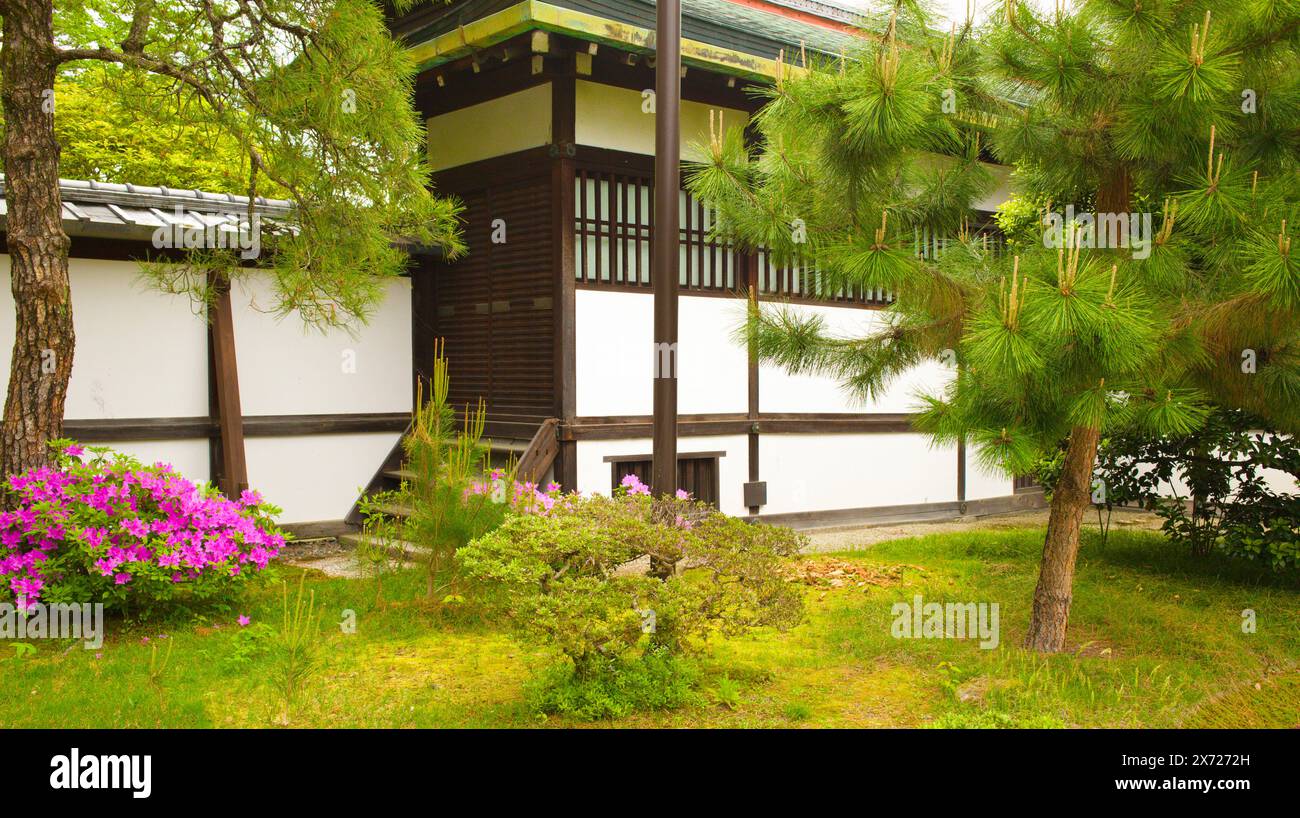 Sento imperial hi-res stock photography and images - Alamy