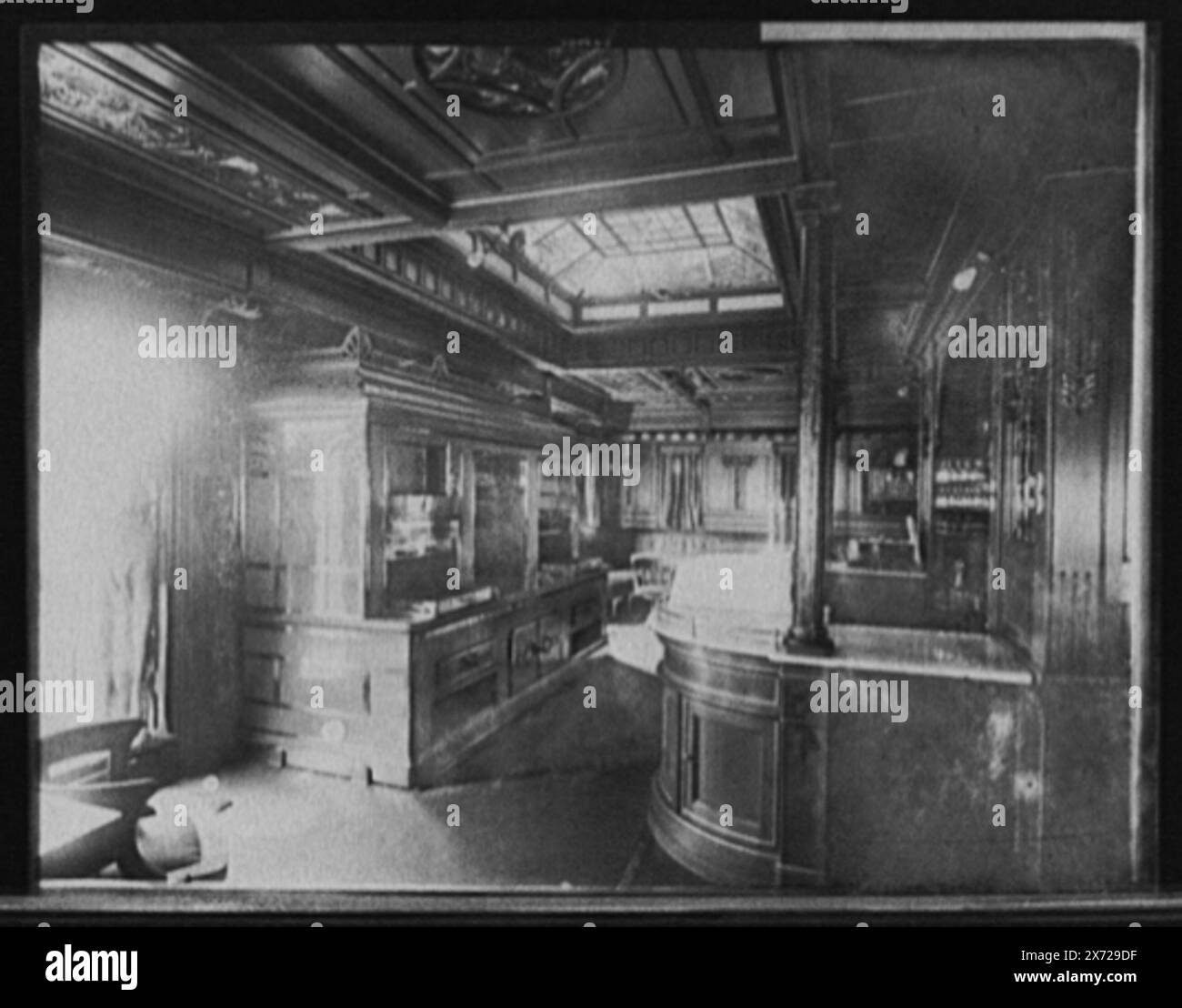 Ocean liners interior Black and White Stock Photos & Images - Alamy
