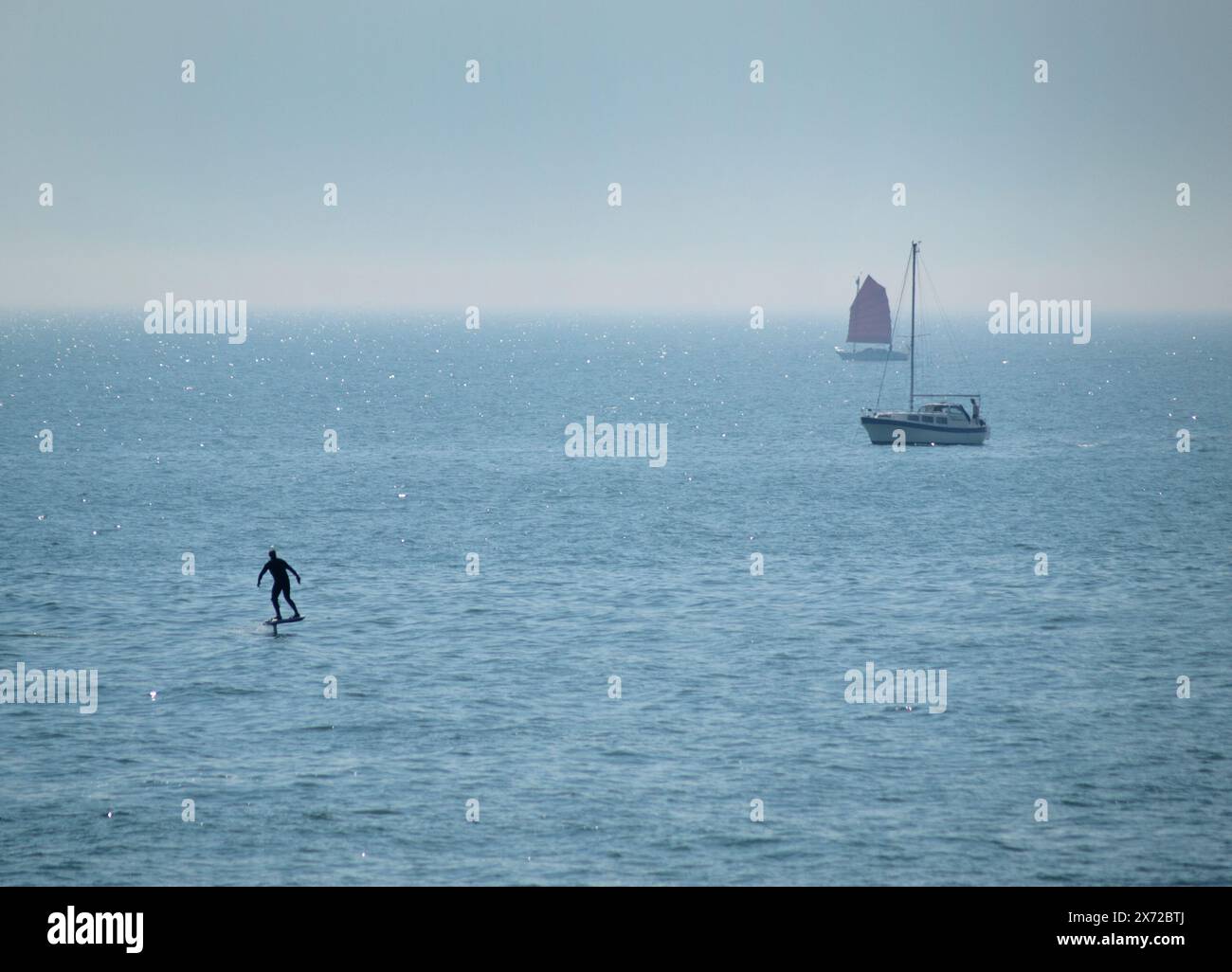 Electric hydrofoil surfboard hi-res stock photography and images - Alamy