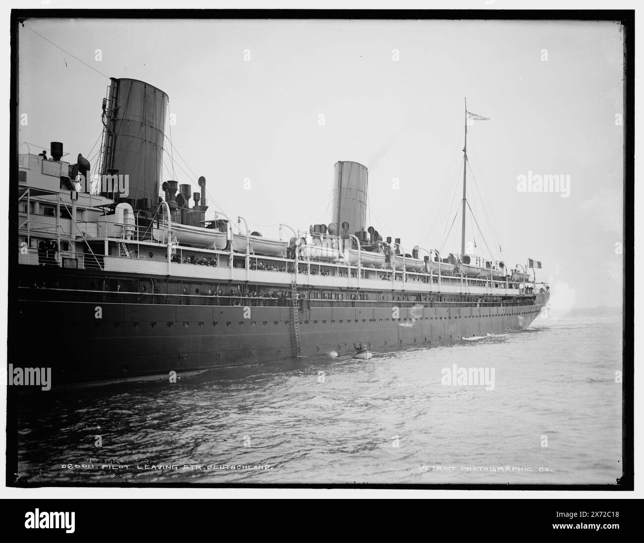 Ocean liner equipment Black and White Stock Photos & Images - Alamy