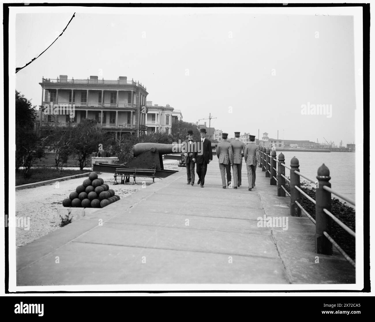 Cannons left Cut Out Stock Images & Pictures - Alamy