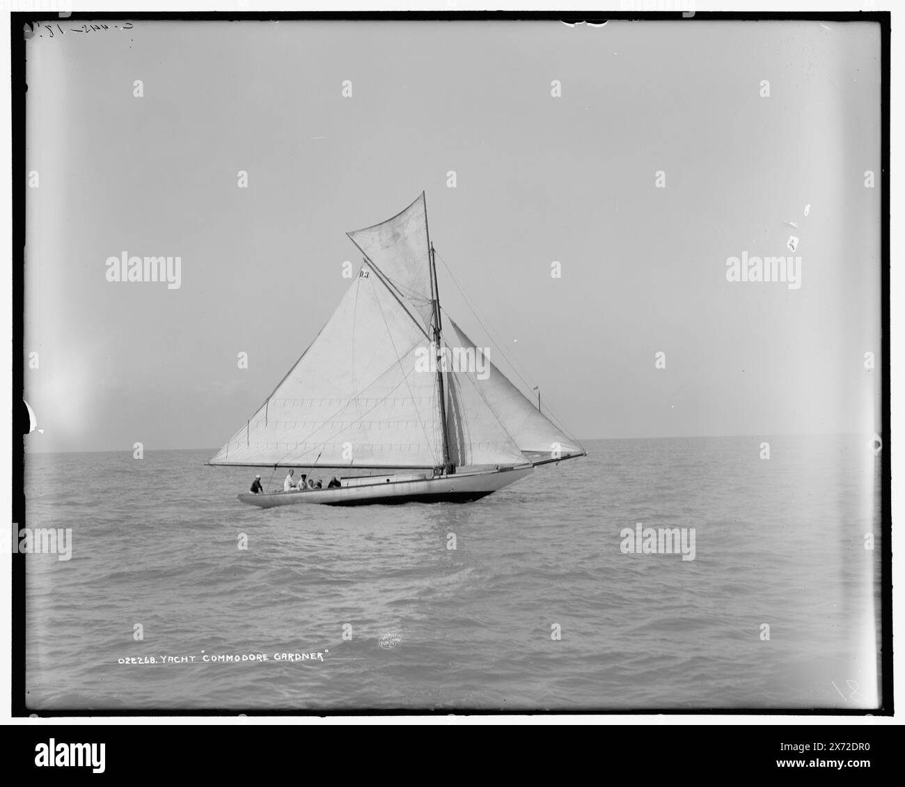 Commodore gardner yacht hi-res stock photography and images - Alamy