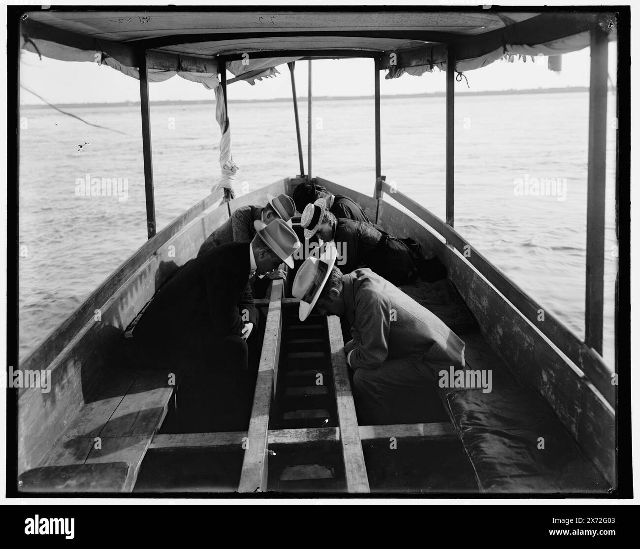 Glass bottom boats Black and White Stock Photos & Images - Alamy