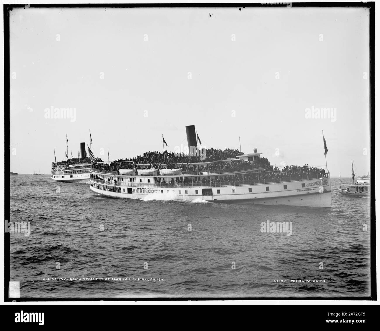 Negative crowds Cut Out Stock Images & Pictures - Alamy