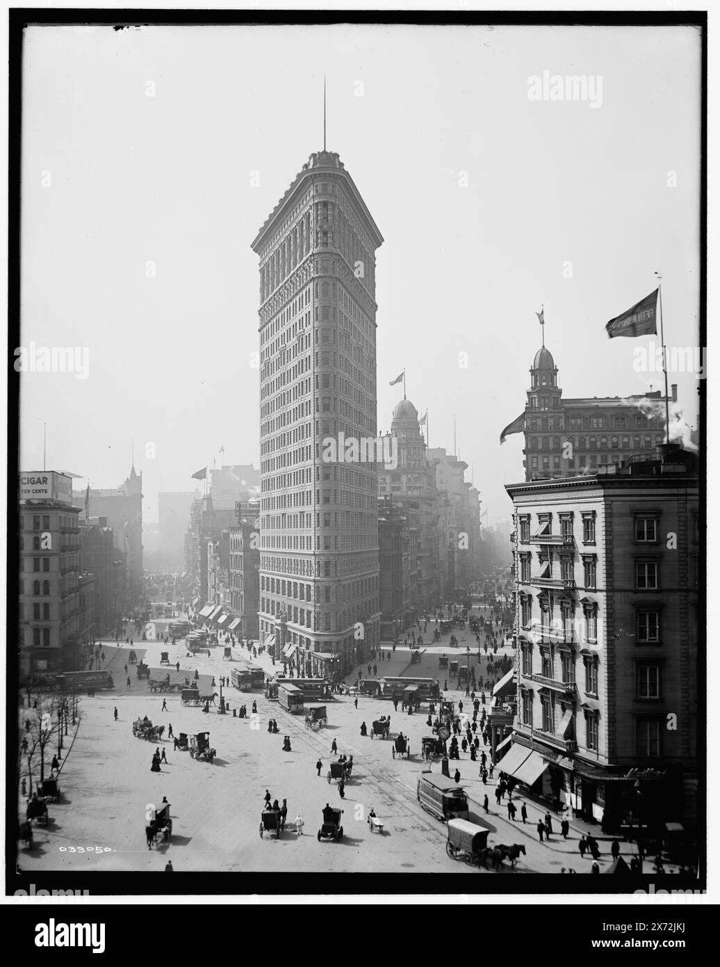 New york flatiron historic Cut Out Stock Images & Pictures - Alamy