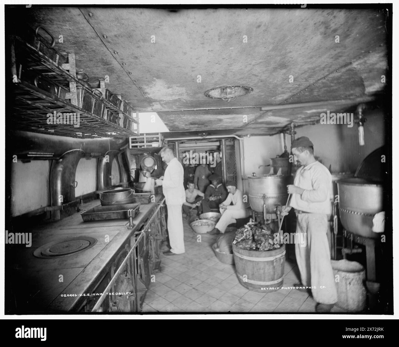 American military kitchens hi-res stock photography and images - Alamy