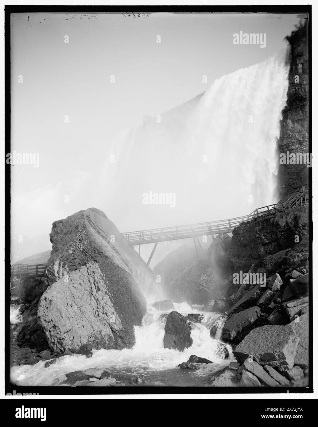 Cave winds niagara falls Cut Out Stock Images & Pictures - Alamy