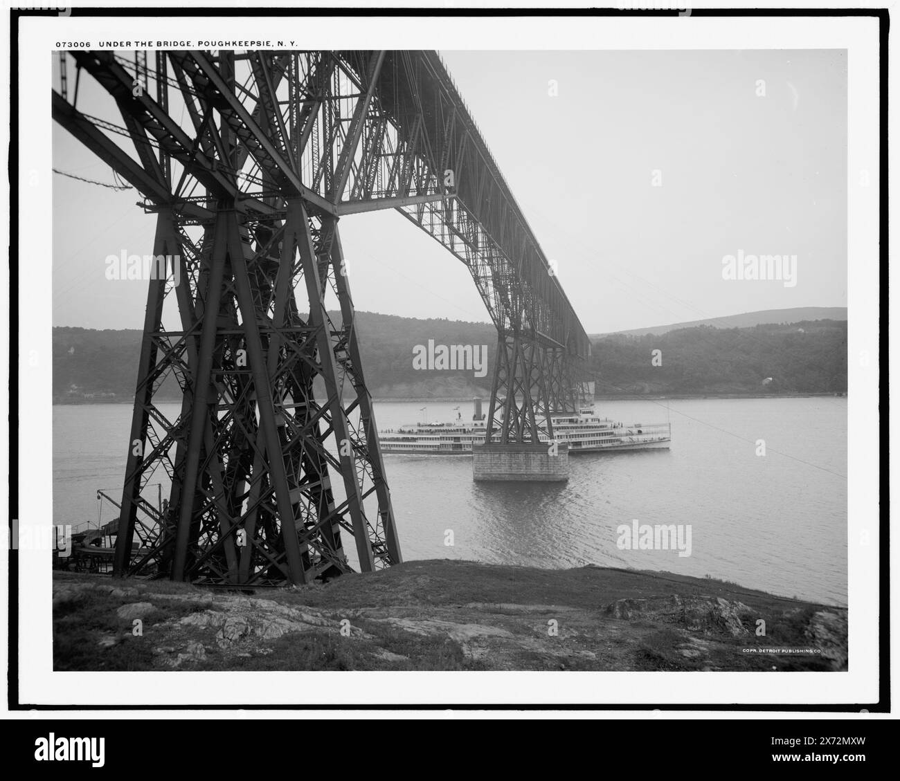 Poughkeepsie railroad bridge Cut Out Stock Images & Pictures - Alamy