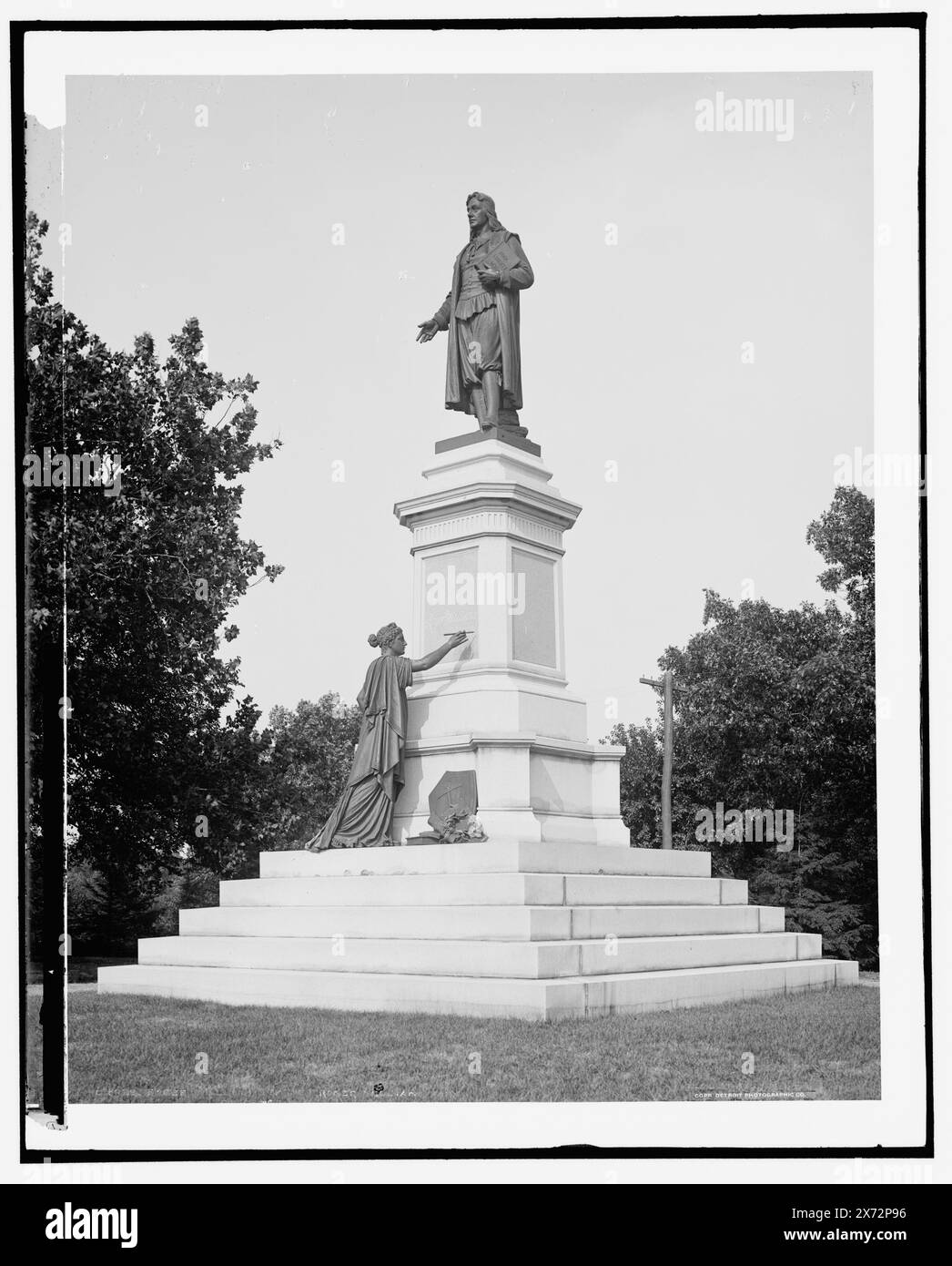 Statue of roger williams hi-res stock photography and images - Alamy
